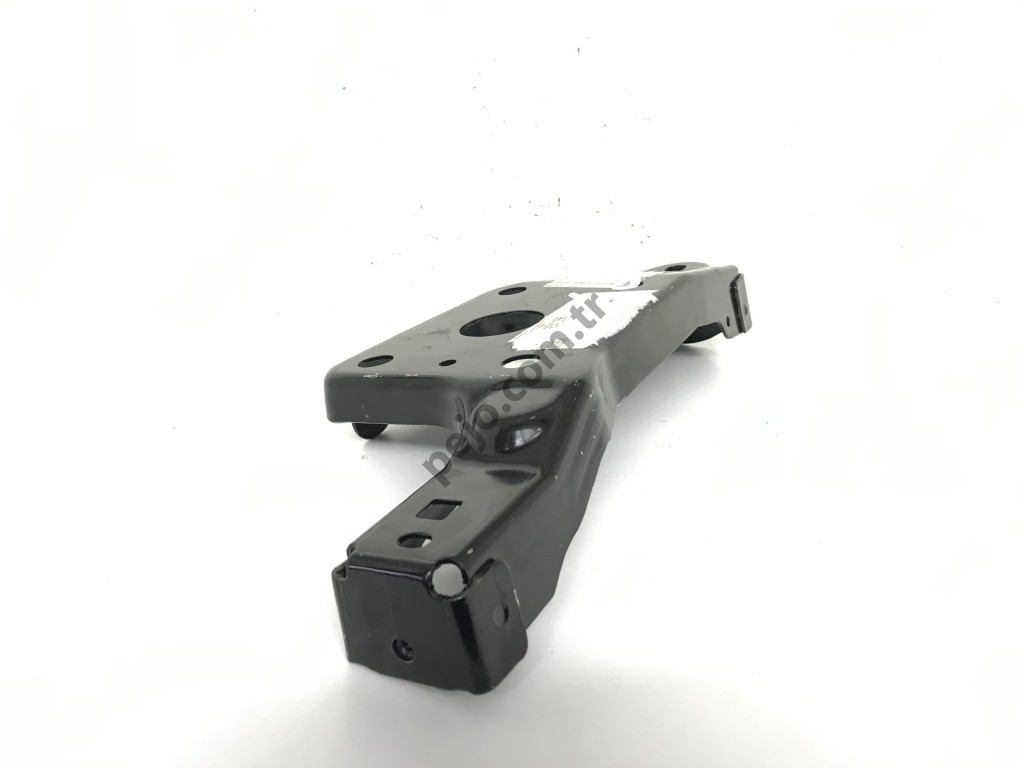 Peugeot 3008 P84E Ön Şase Ucu Sacı Sağ 9814713980 Fiyatı 941,25 TL